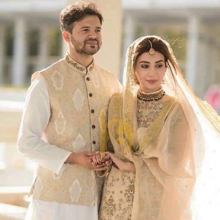 7 Pakistani Celebrity Couples – The Odd Onee