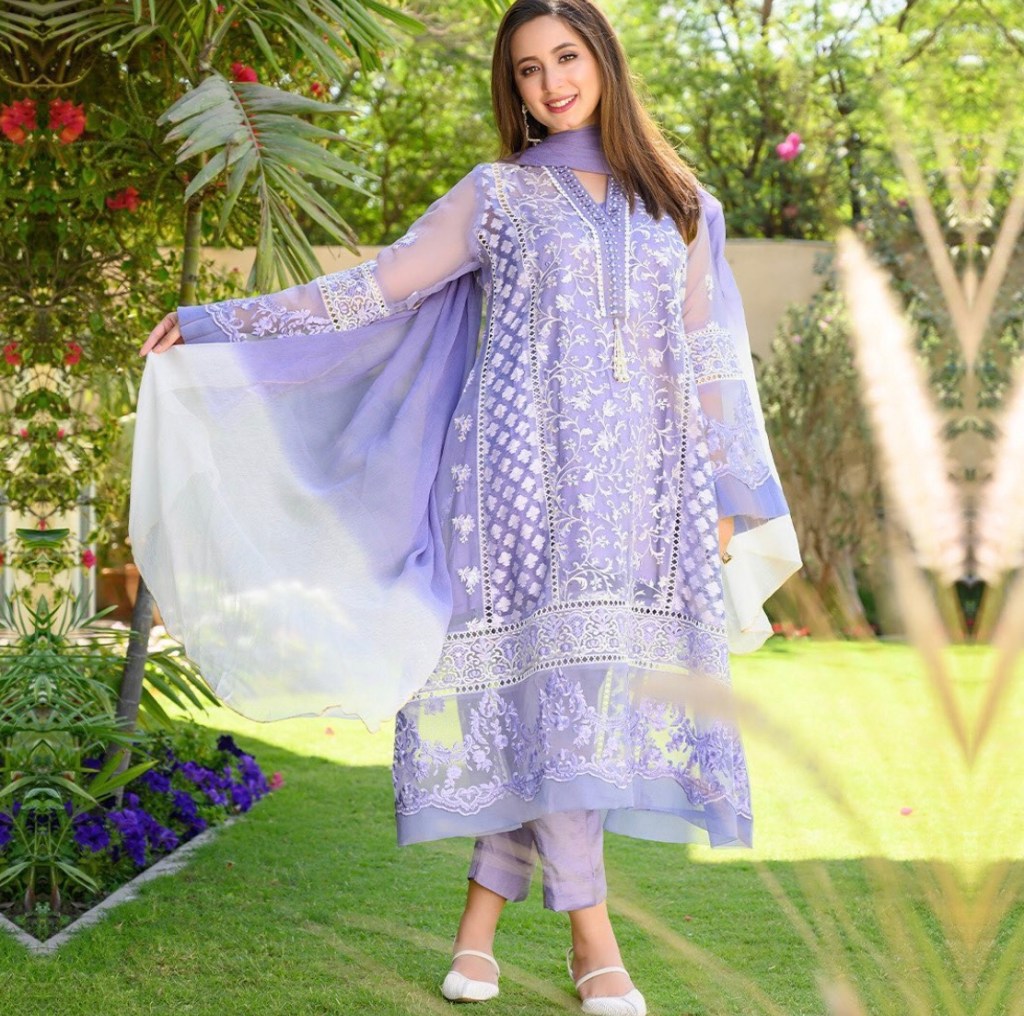 Komal Aziz Khan poses for her brand Omal – The Odd Onee