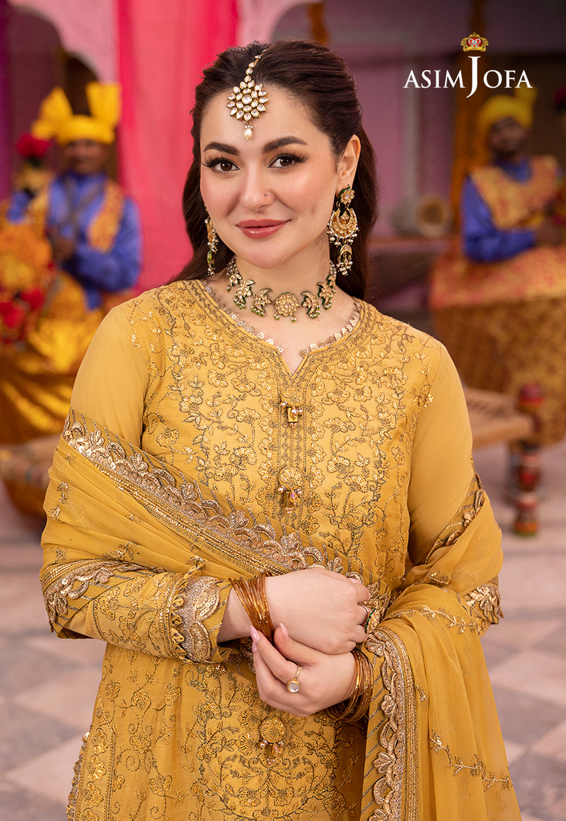 Hania Amir’s voguish photoshoot for Asim Jofa – THE ODD ONEE
